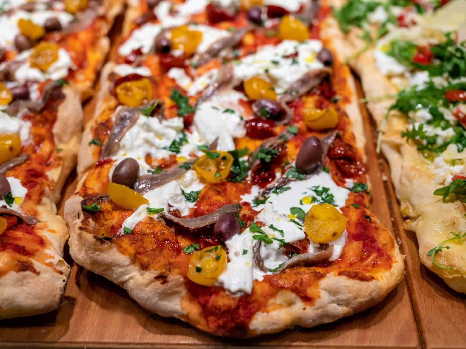 Pizza In Italy - A Traveler's Guide To Eating Pizza In Italy - Eating ...