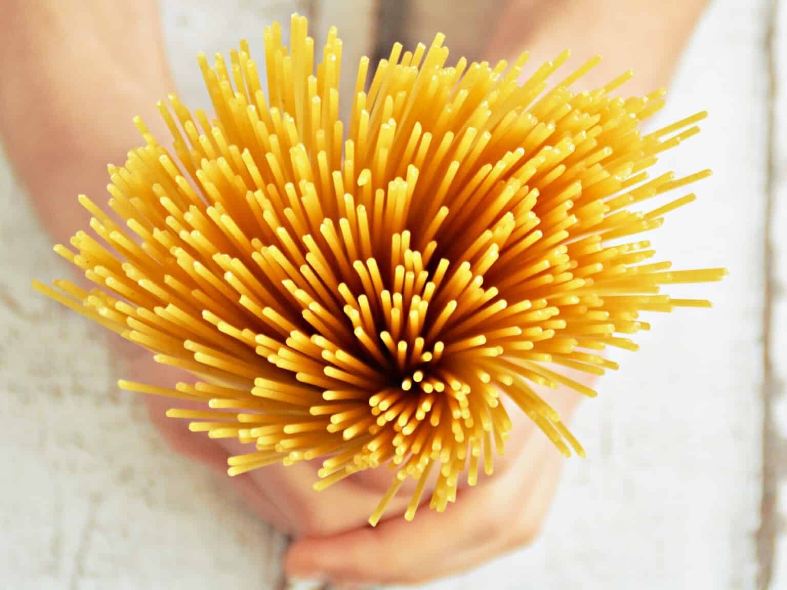 Linguine vs Spaghetti - The Similarities and Differences (Straight from ...