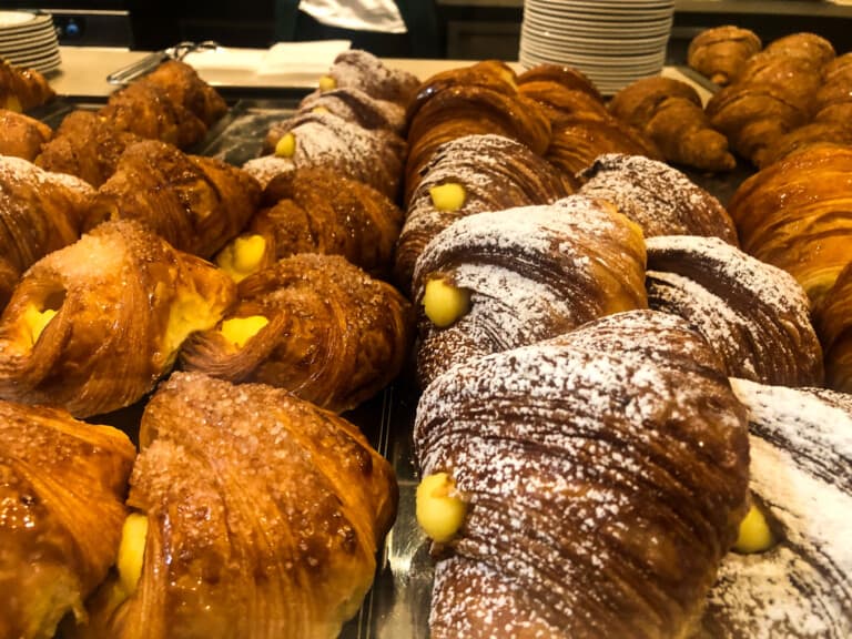 Italian Snacks - A Traveler’s Guide To 75+ Regional Snacks To Try In ...