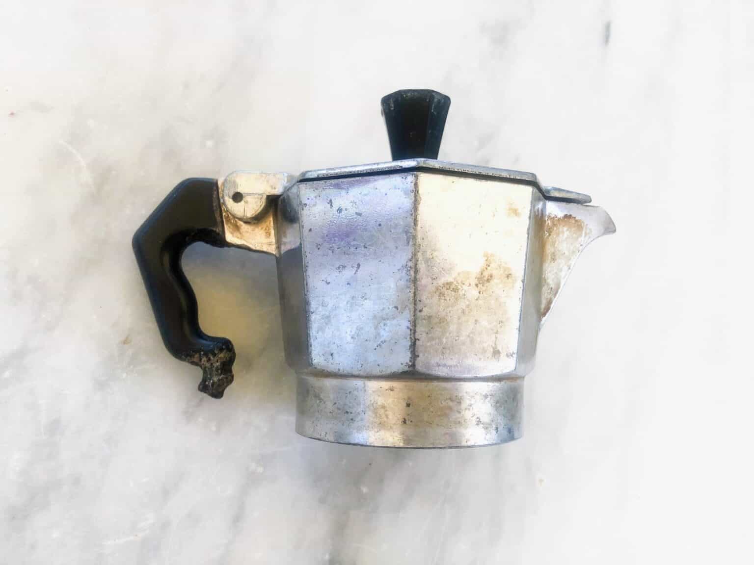 How To Make Coffee In A Moka Pot In 8 Easy Steps - Eating Around Italy