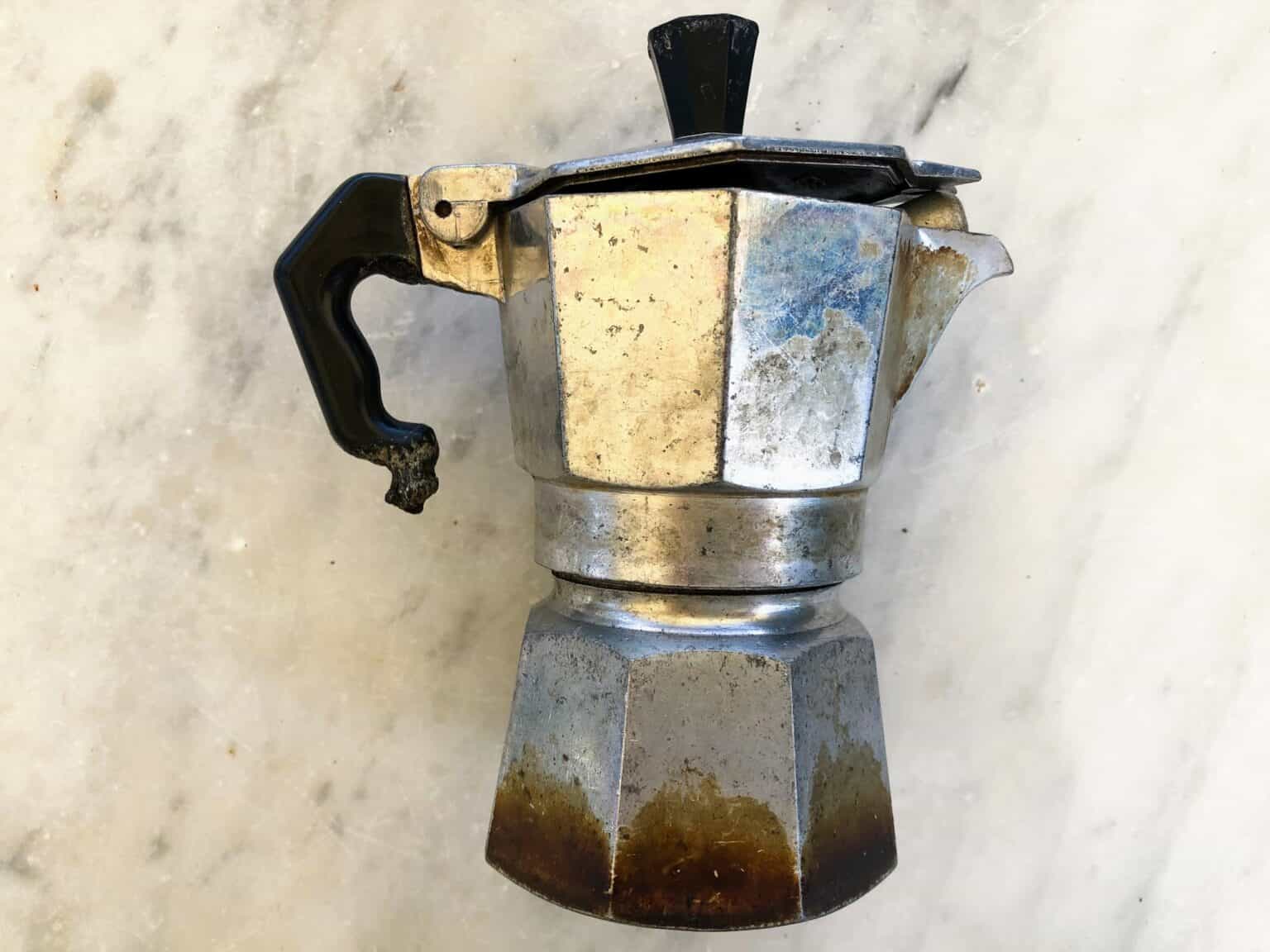 How To Make Coffee In A Moka Pot In 8 Easy Steps - Eating Around Italy