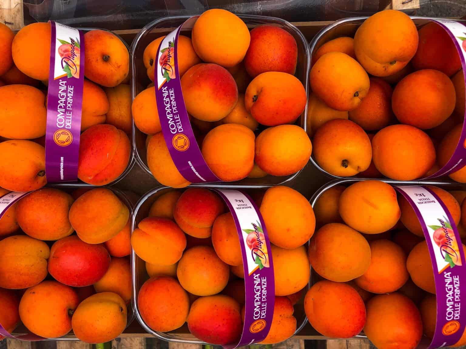 Popular Italian Fruits - Fruits We Actually Eat In Italy & When To Eat ...