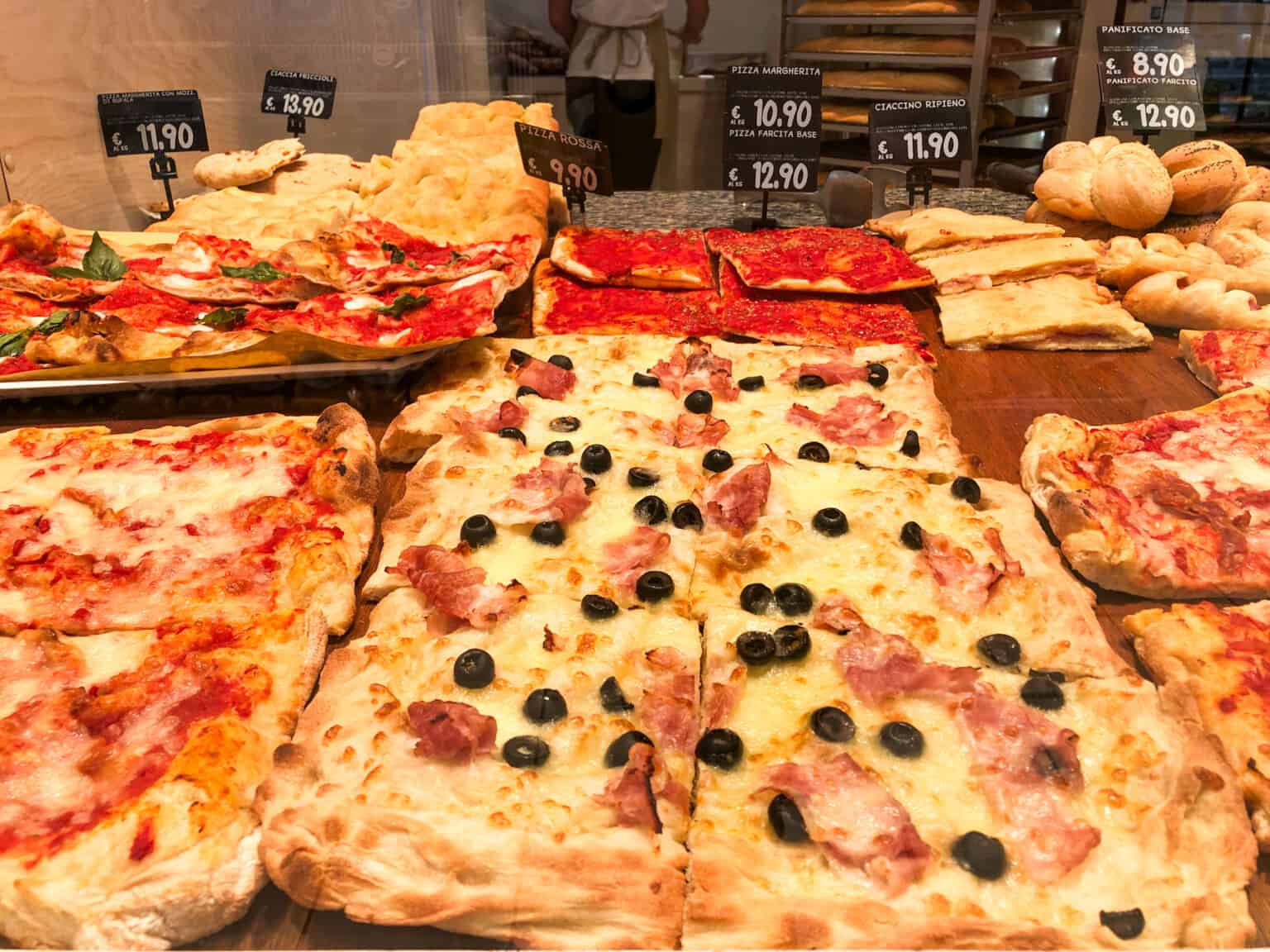 Ordering Pizza In Italy - A Traveler’s Guide To Ordering Pizza A Taglio ...