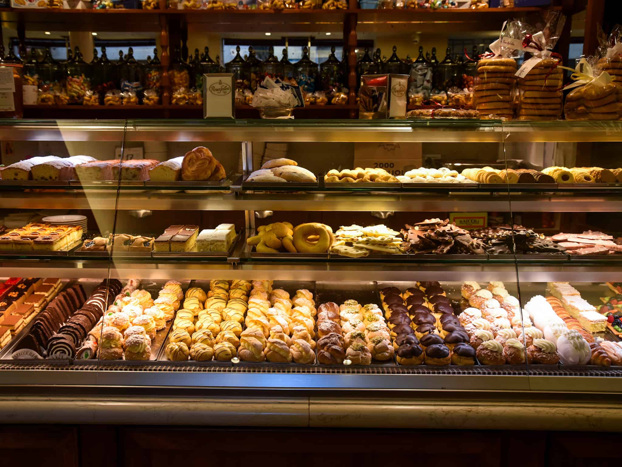 10 Amazing Bakeries In Venice, Italy - Where to Get Your Pastry On ...