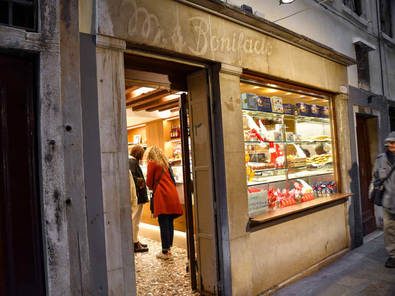 10 Amazing Bakeries In Venice, Italy - Where to Get Your Pastry On ...