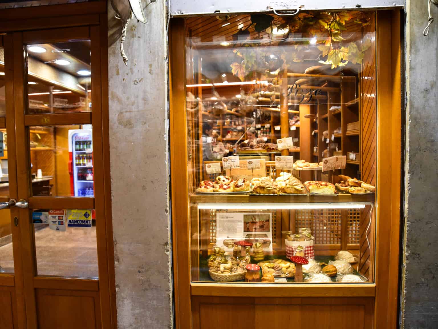 10 Amazing Bakeries In Venice, Italy - Where to Get Your Pastry On ...