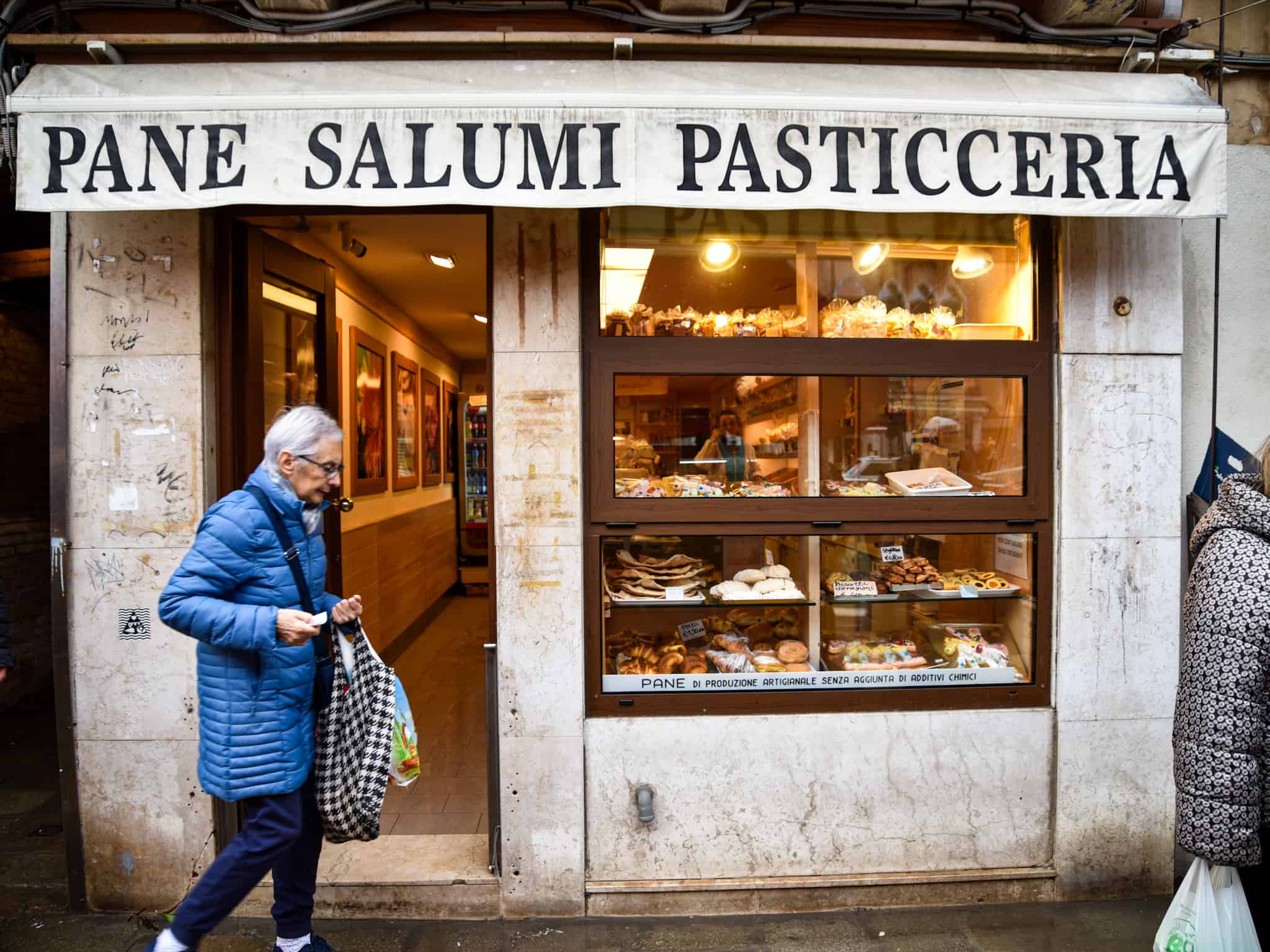 10 Amazing Bakeries In Venice, Italy - Where to Get Your Pastry On - Eating Around Italy
