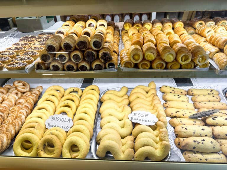 10 Amazing Bakeries In Venice, Italy - Where to Get Your Pastry On ...