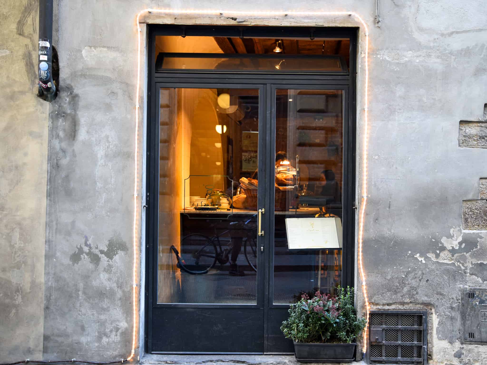 Coolest Bars In Florence For Aperitivo & After Dinner Drinks - Eating ...