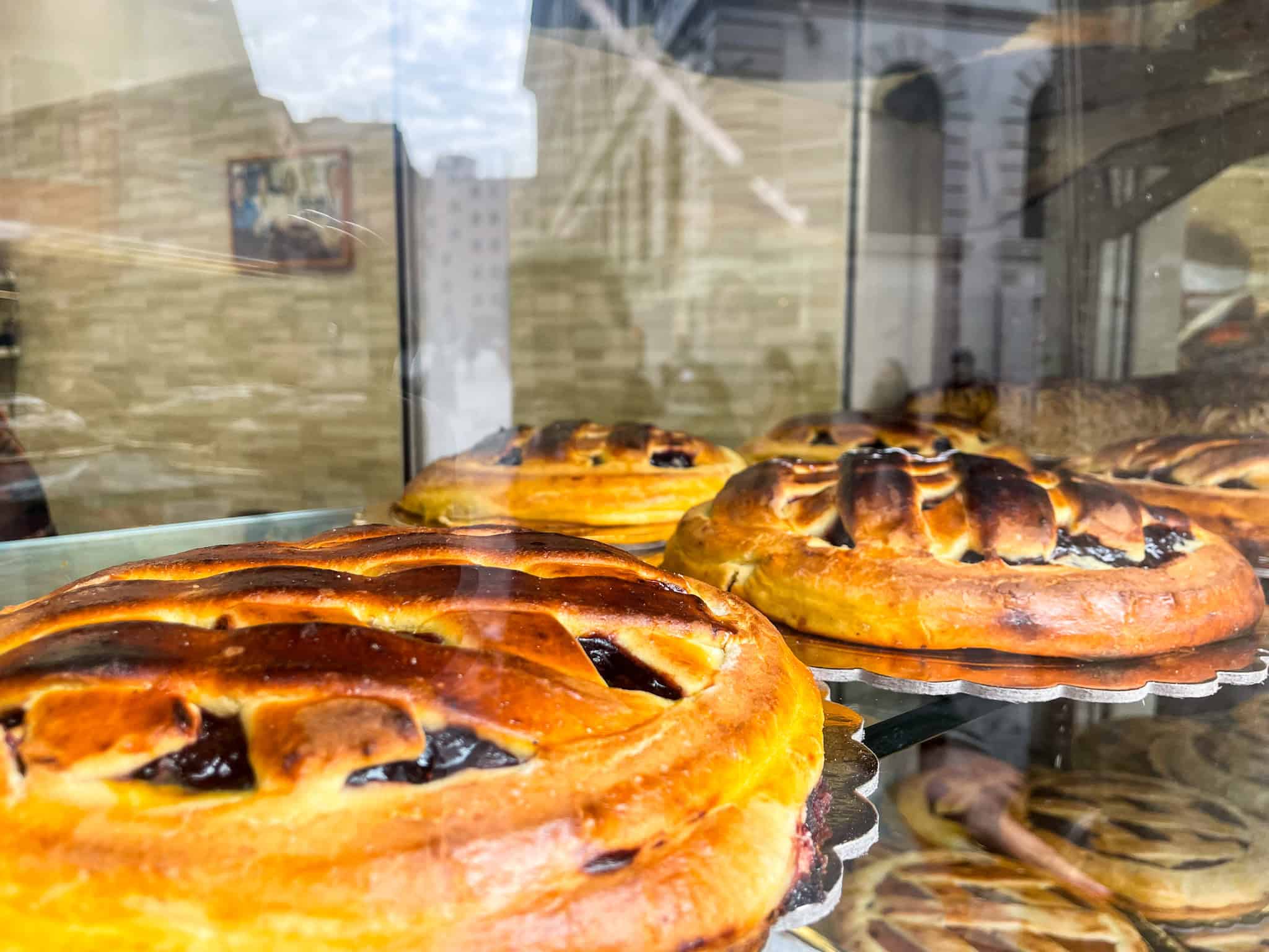 Where to Eat in The Jewish Quarter in Rome - From Baked Goods To Lavish ...