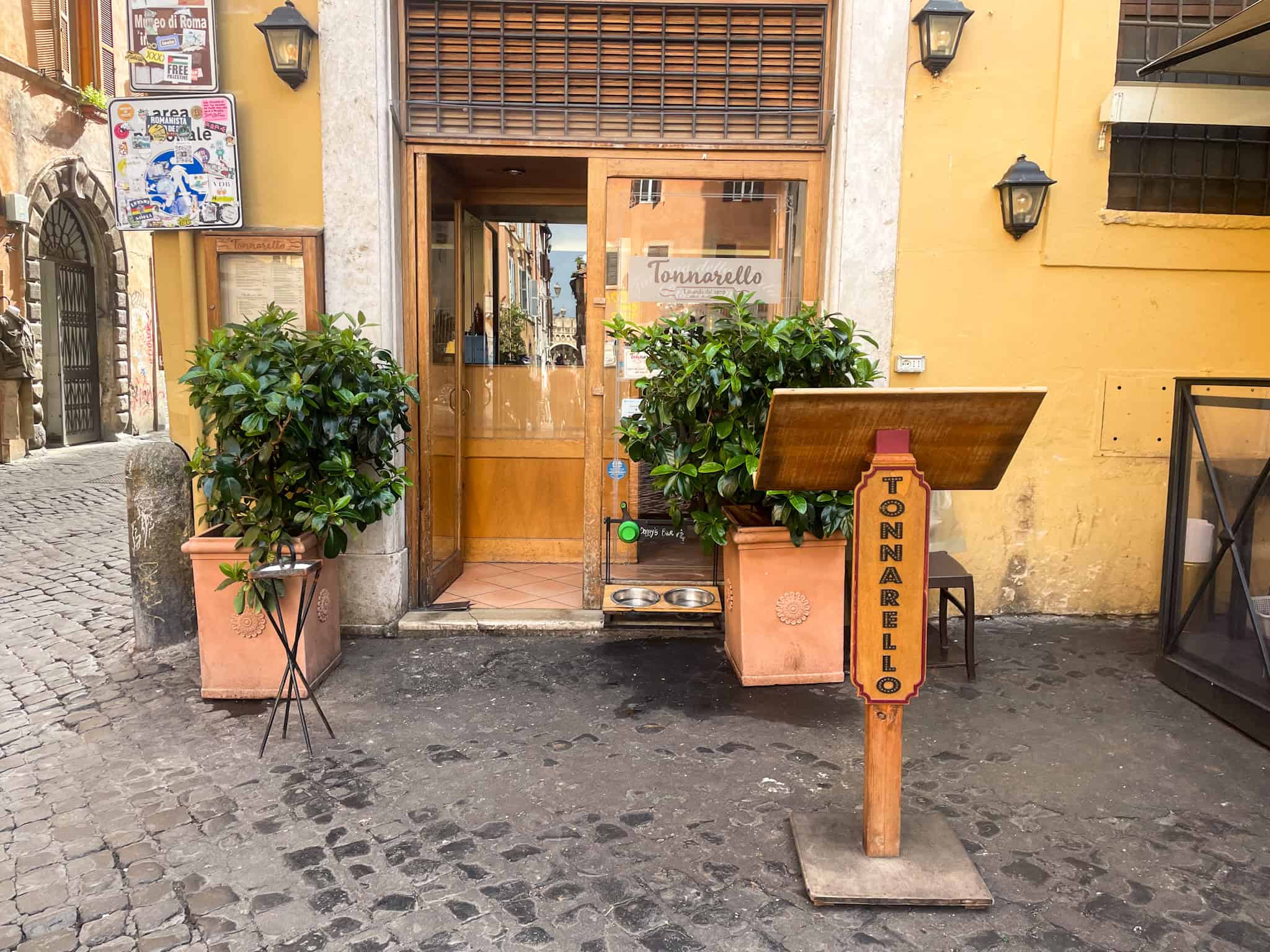 Where to Eat & Drink in Trastevere in Rome (According To Locals ...